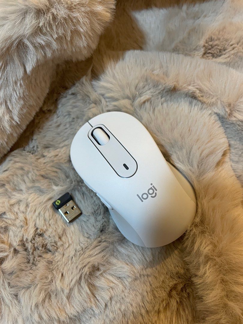[Logitech] White wireless mouse, Computers & Tech, Parts & Accessories ...