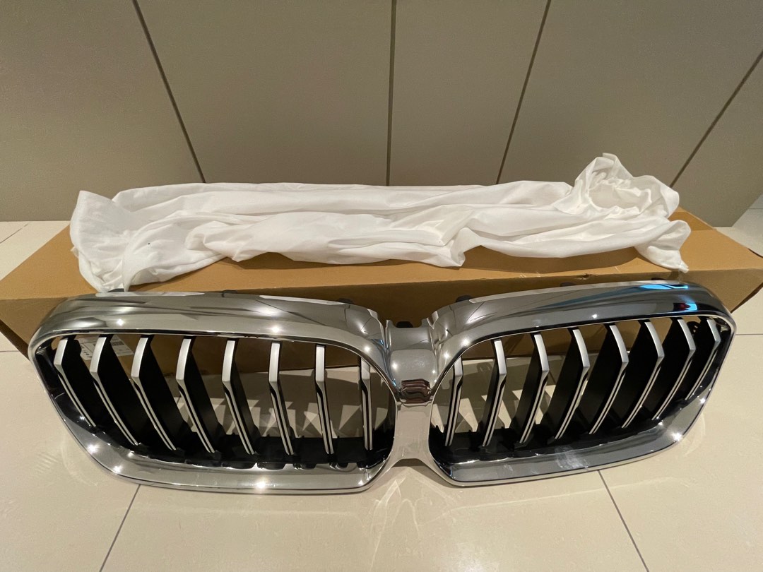 Original BMW 5er G30 Kidney Grill Set Chrome, Auto Accessories on Carousell