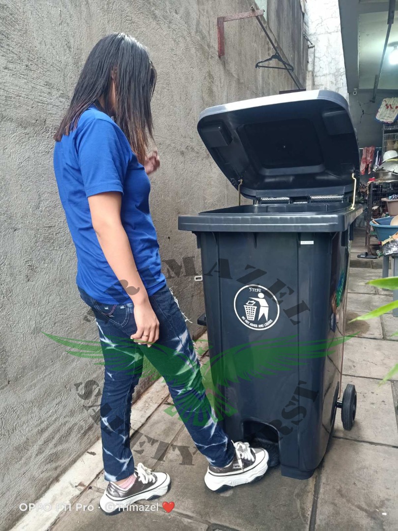 rolling trash bin 240 liters, Furniture & Home Living, Cleaning ...