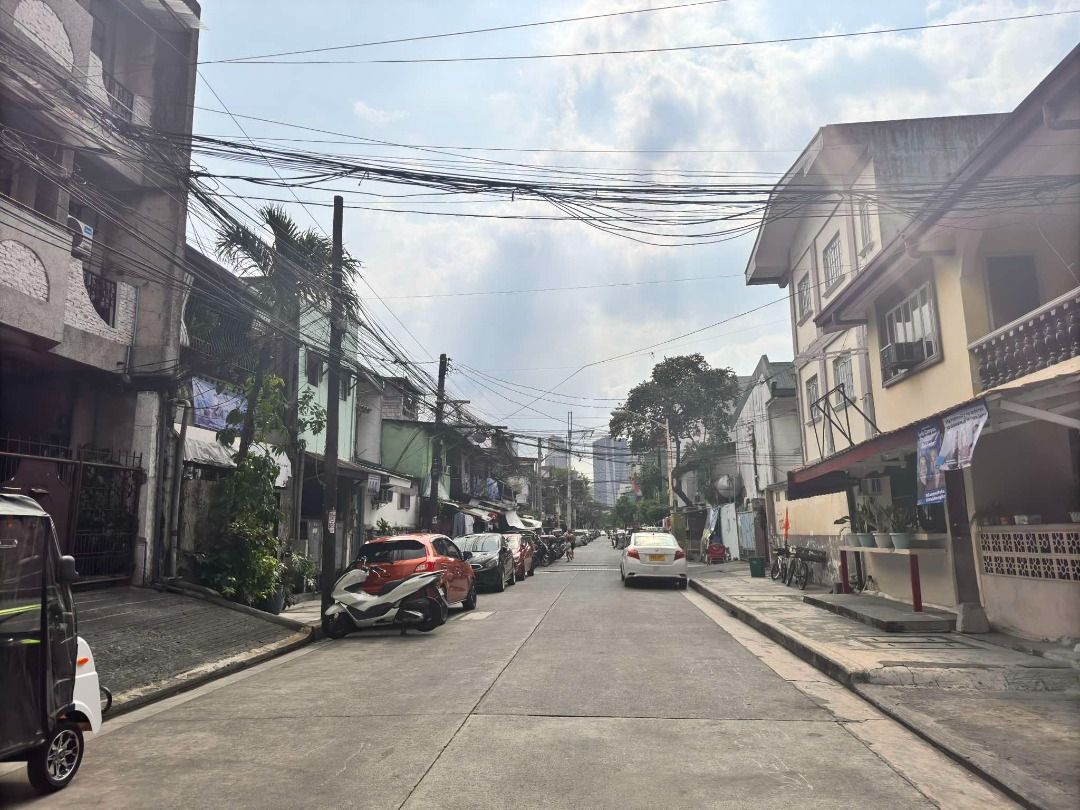 RUSH!! RUSH!! - PA UNAHAN LANG PO APARTMENT Bldg. in Business Capital ...