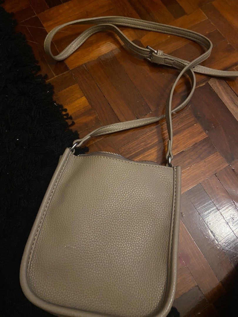 Sora Mini sling beg, Women's Fashion, Bags & Wallets, Cross-body Bags ...