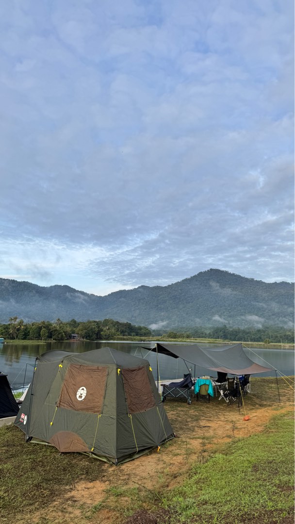 (Tarp included) Tent Coleman Northstar Darkroom 4P, Sports Equipment ...