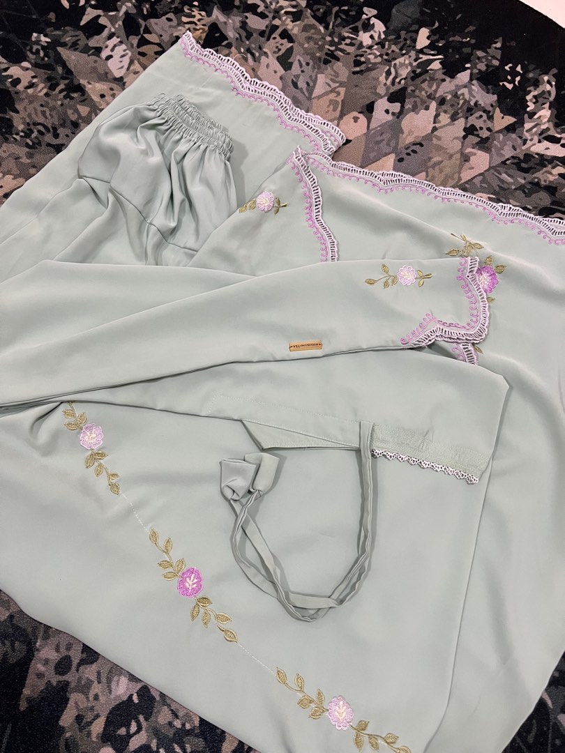 TELEKUNG TEA Green Embroidered, Women's Fashion, Muslimah Fashion ...