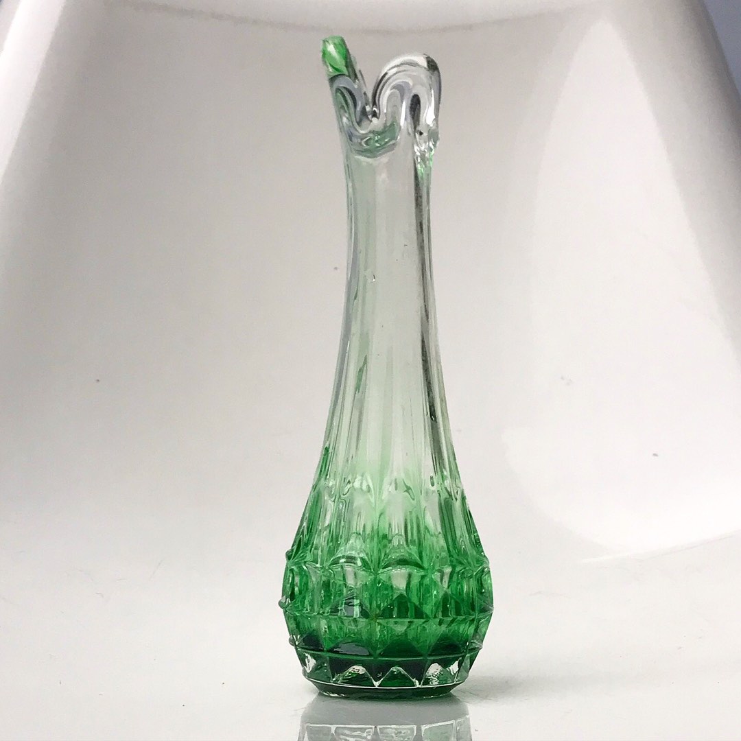 Vintage Lime Green Glass Vase art noveau art deco Controlled Bubbles ...