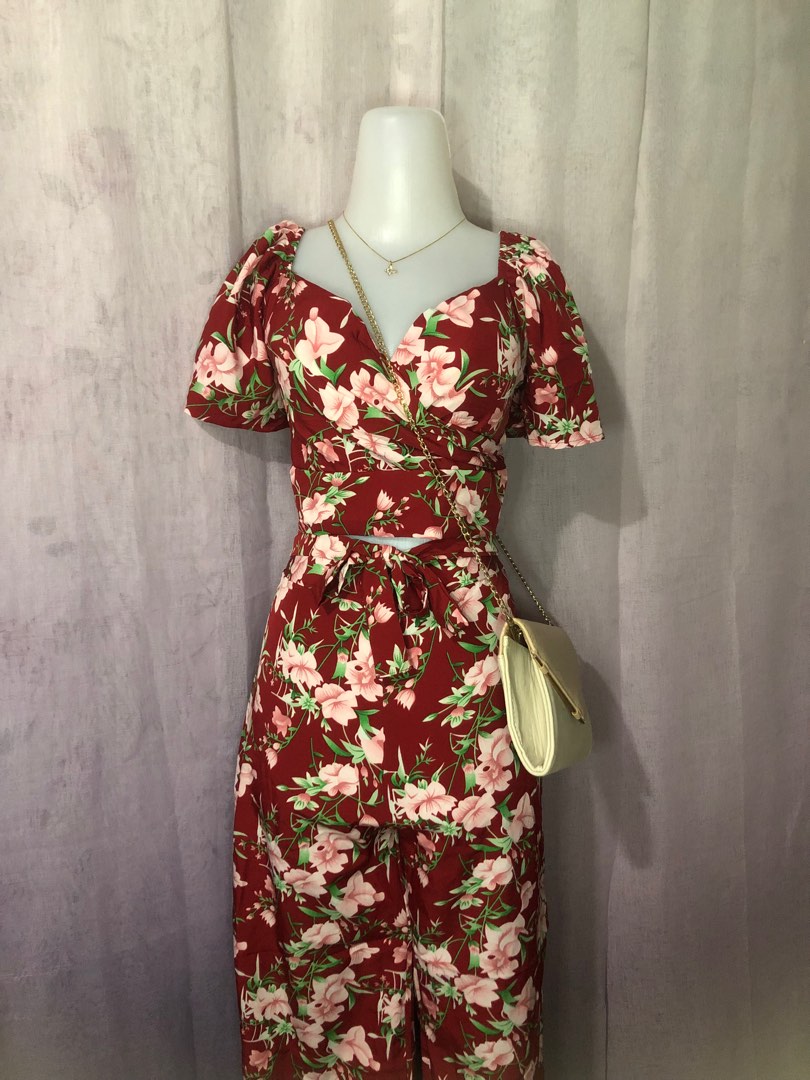 vivienne floral set, Women's Fashion, Dresses & Sets, Sets or ...