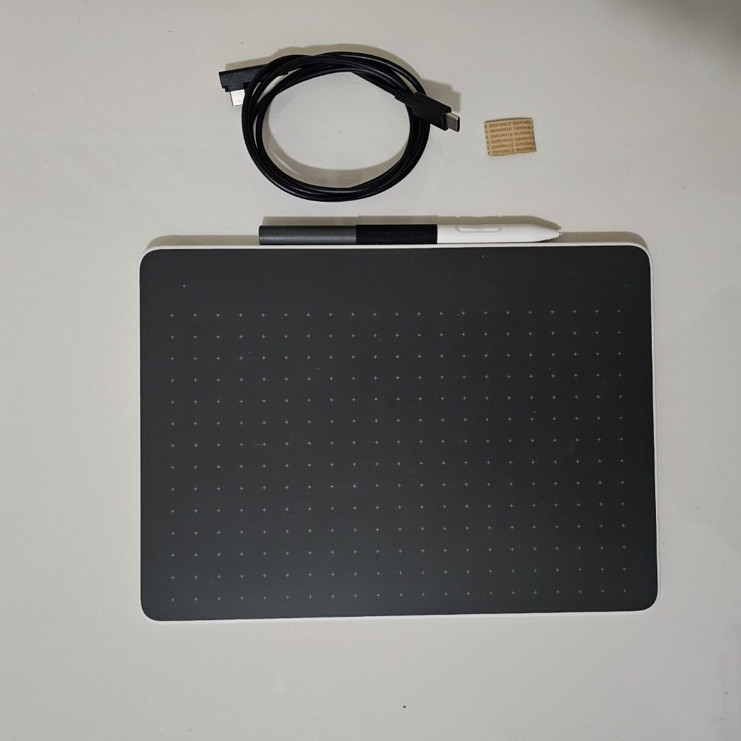 Wacom One Pen Tablet Medium, Mobile Phones & Gadgets, Tablets, Others on Carousell