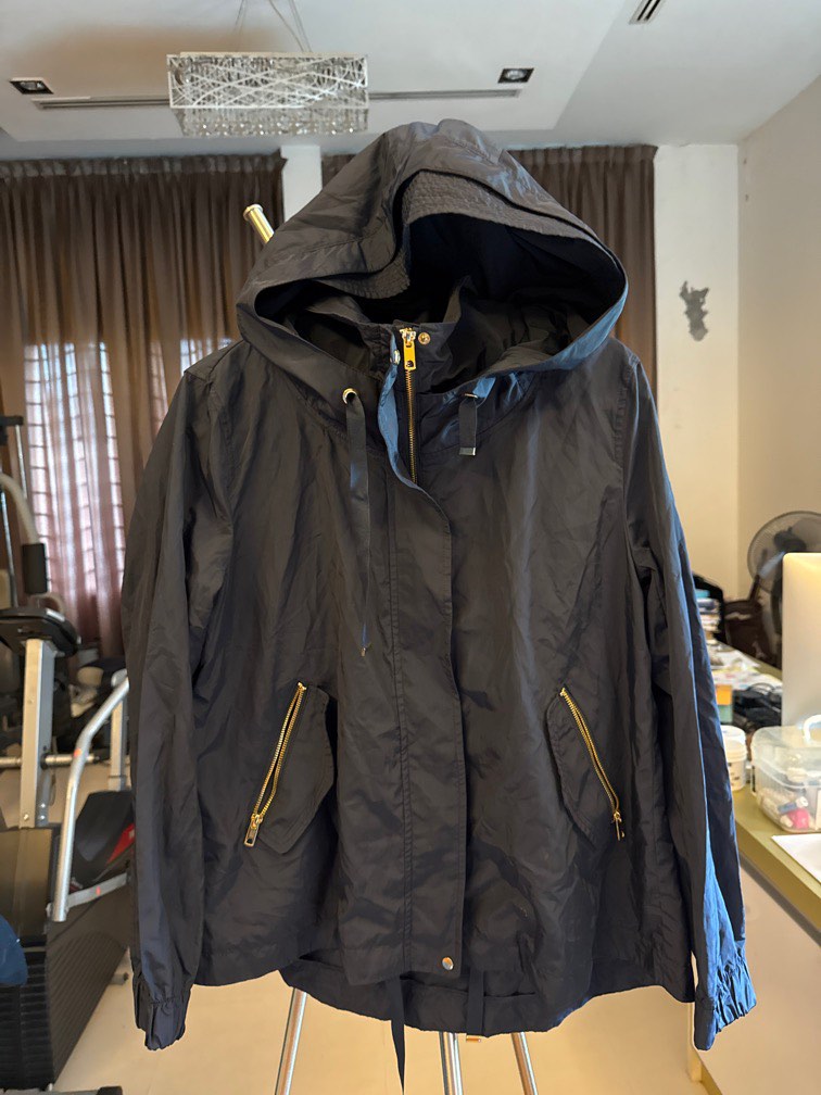 Zara wind breaker /rain coat for unisex, Men's Fashion, Coats, Jackets ...