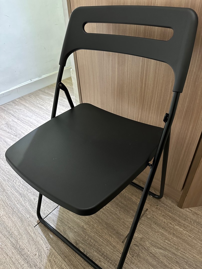 IKEA Folding Chair (Black), 傢俬＆家居, 傢俬, 椅子 - Carousell