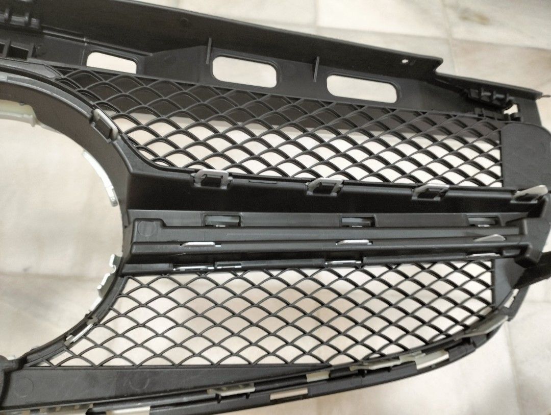 Menz Benz W212 14 E63 Facelift Front grill, Auto Accessories on Carousell