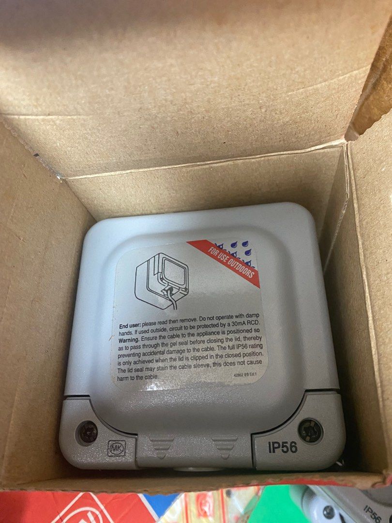 MK 56410GRY 13A FUSE接線防水掣蘇IP56, 家庭電器, 轉插器及插頭 - Carousell
