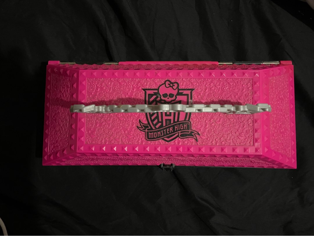 Monster High Box, Hobbies & Toys, Toys & Games on Carousell