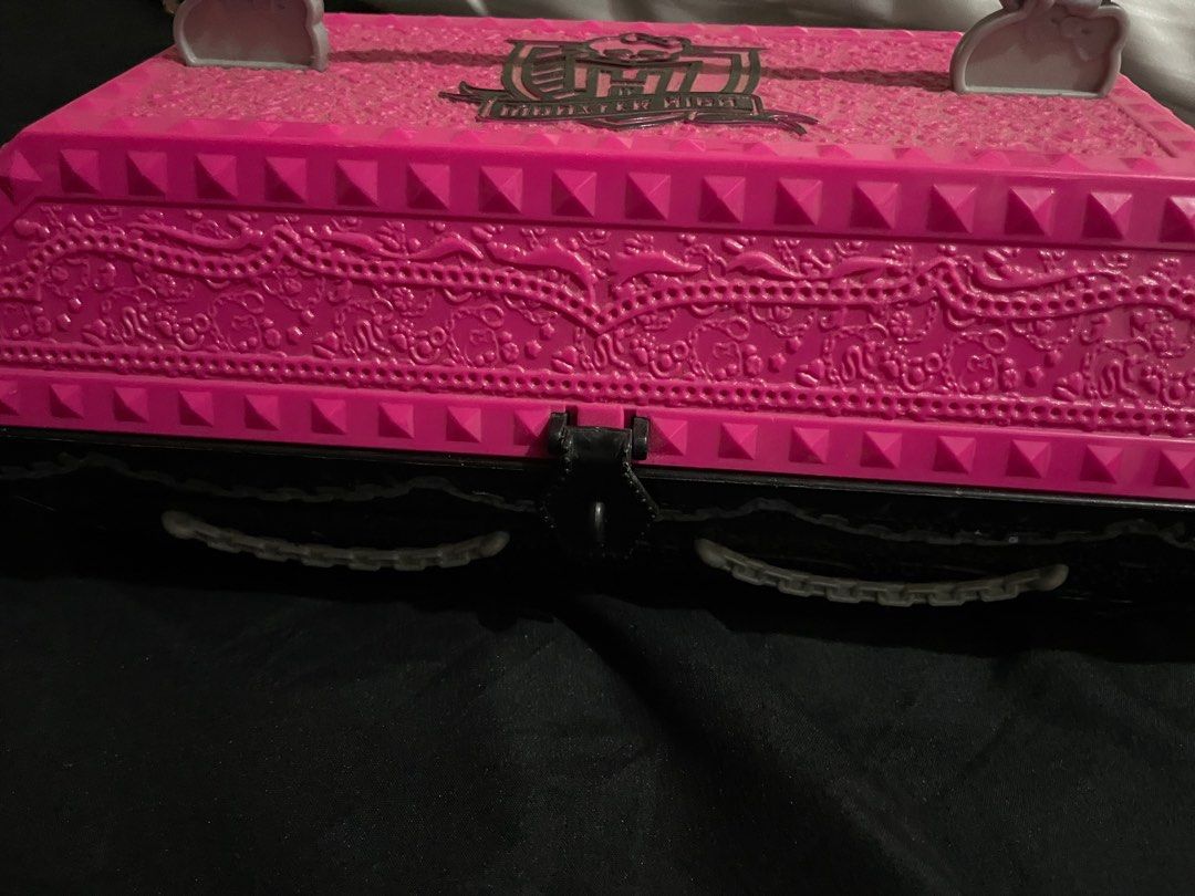 Monster High Box, Hobbies & Toys, Toys & Games on Carousell