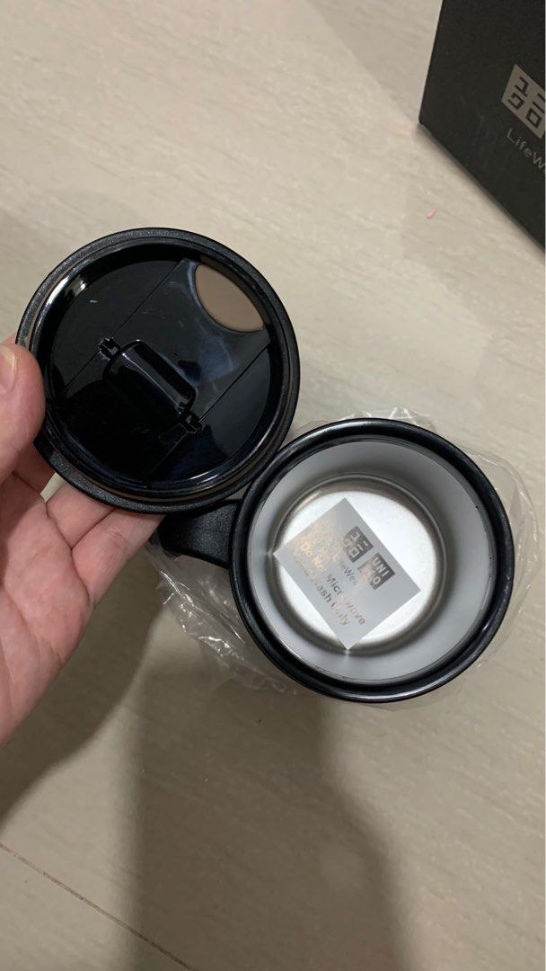 Mug Uniqlo, Kitchen & Appliances di Carousell