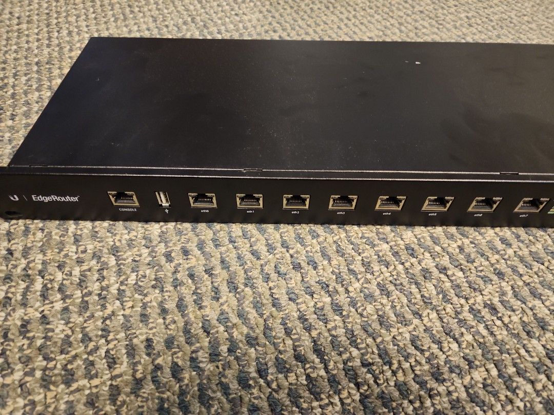Ubiquiti ER-8 Edge Router, Computers & Tech, Parts & Accessories ...