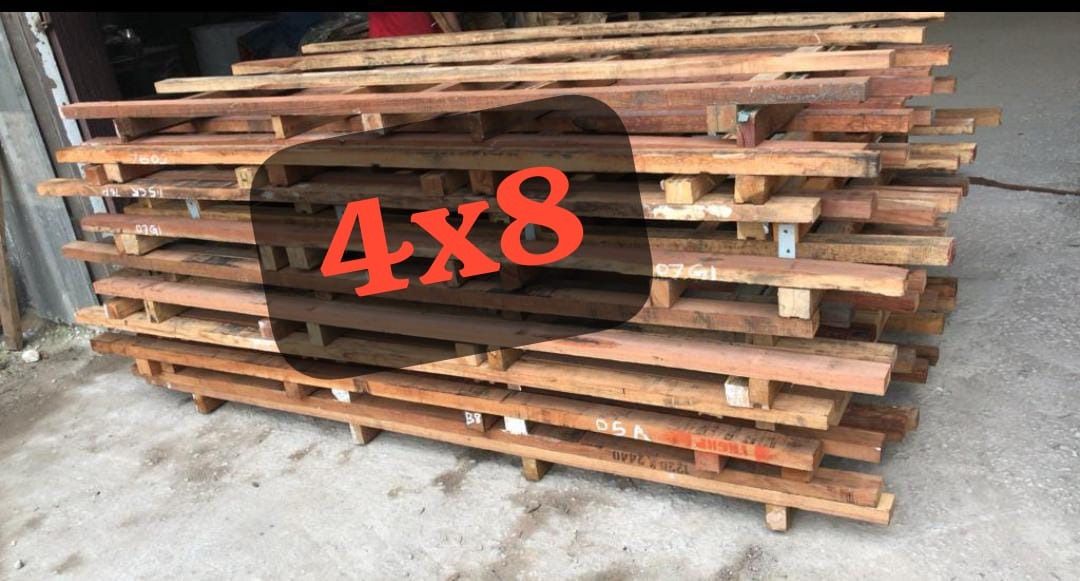WOOD PALLET 4X8, Furniture & Home Living, Outdoor Furniture on Carousell
