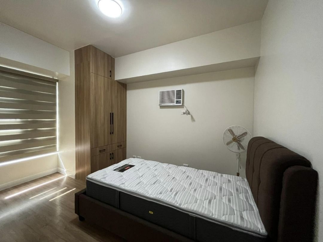 Good deal! The Vantage by Rockwell Brand New 3 Bedroom Corner Unit ...