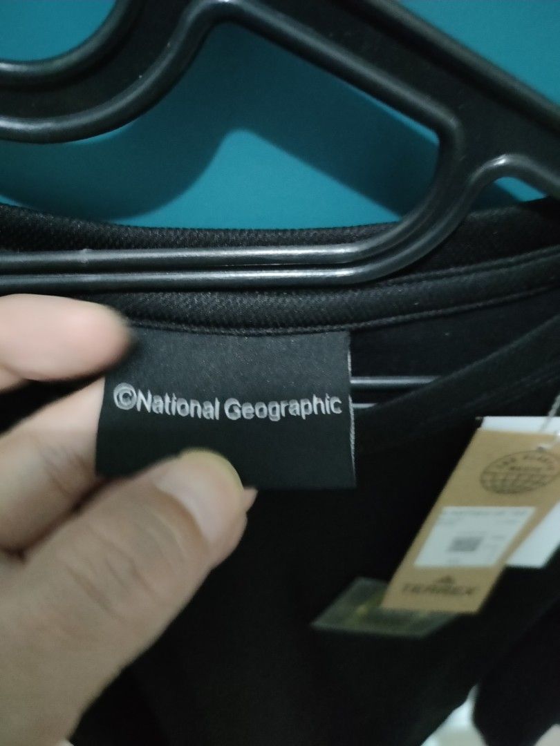 Adidas Terrex Colllab Nat Geography, Fesyen Pria, Pakaian , Atasan di Carousell