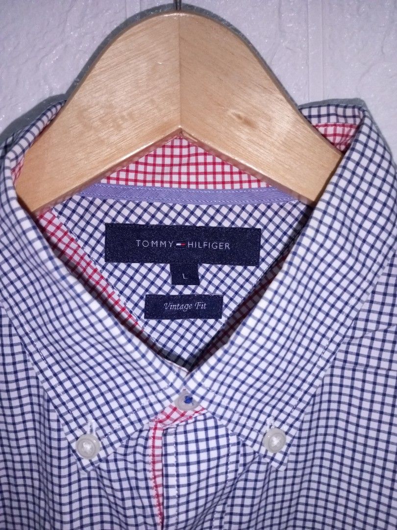 KEMEJA TOMMY HILFIGER ORIGINAL Fesyen Pria Pakaian Atasan di Carousell