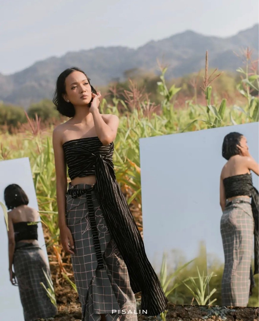 Pisalin - lurik larik tube top knot, Fesyen Wanita, Pakaian Wanita, Atasan di Carousell