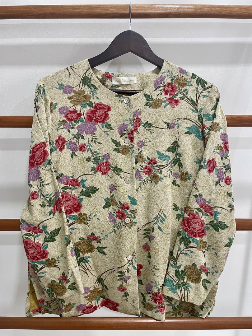 VINTAGE BATIK DESIGN BLOUSE, Women's Fashion, Tops, Blouses on Carousell