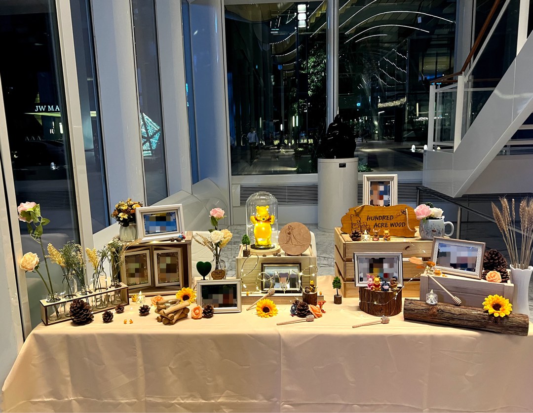 Wedding Reception Photo Table Display Setup (Pooh Theme), Hobbies ...
