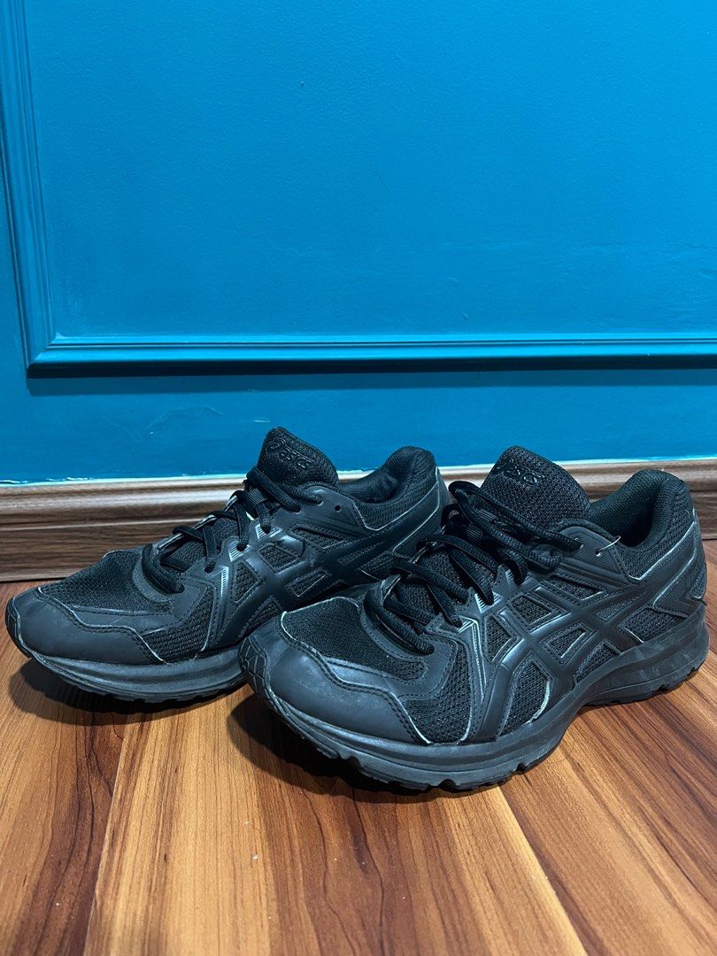 Asics Running Shoe, Men's Fashion, Footwear, Sneakers on Carousell