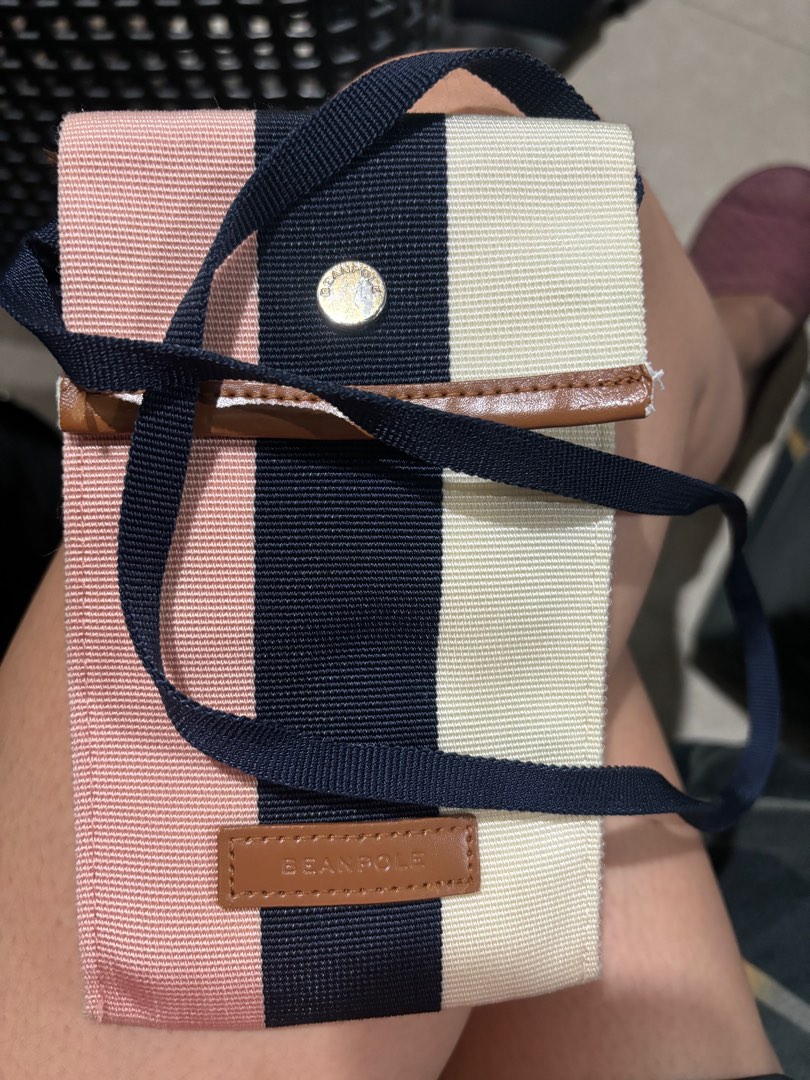 Beanpole cellphone sling, Women's Fashion, Bags & Wallets, Purses ...