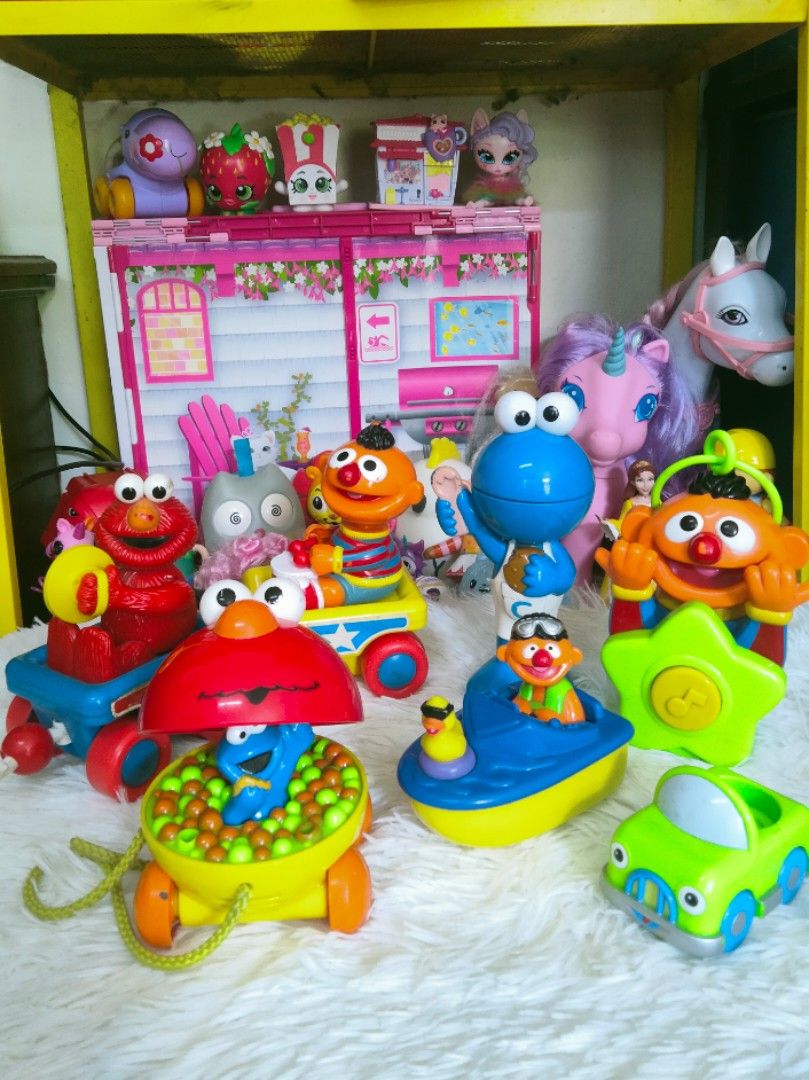 Elmo & Friends combo, Hobbies & Toys, Toys & Games on Carousell
