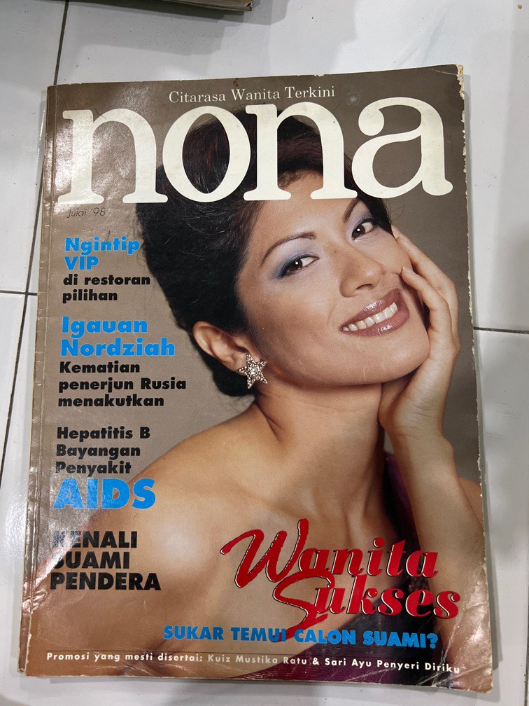 Majalah Nona 1998, Hobbies & Toys, Books & Magazines, Magazines on Carousell