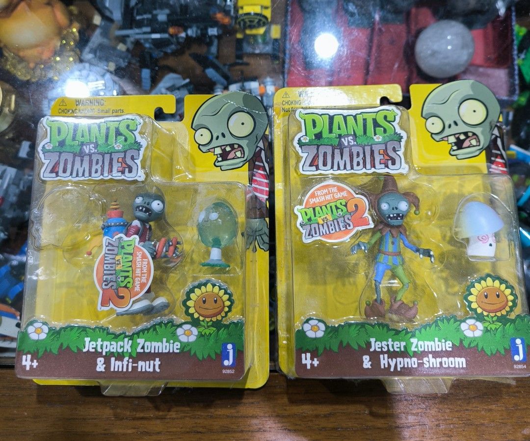 PLANTS VS ZOMBIES FIGURE ( SET OF 2), Hobbies & Toys, Toys & Games on ...
