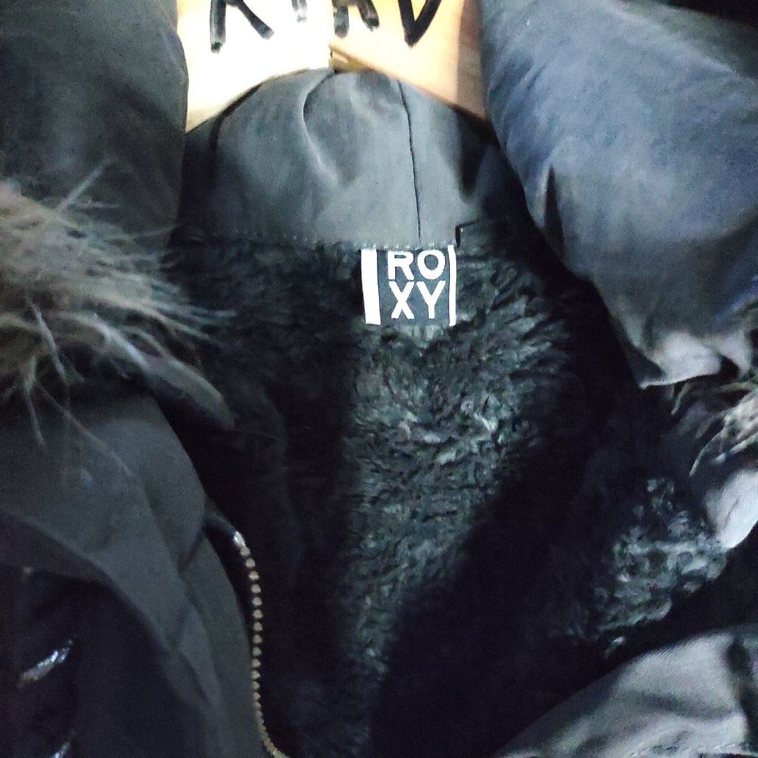 Roxy Winter Jacket, Women's Fashion, Coats, Jackets and Outerwear on Carousell