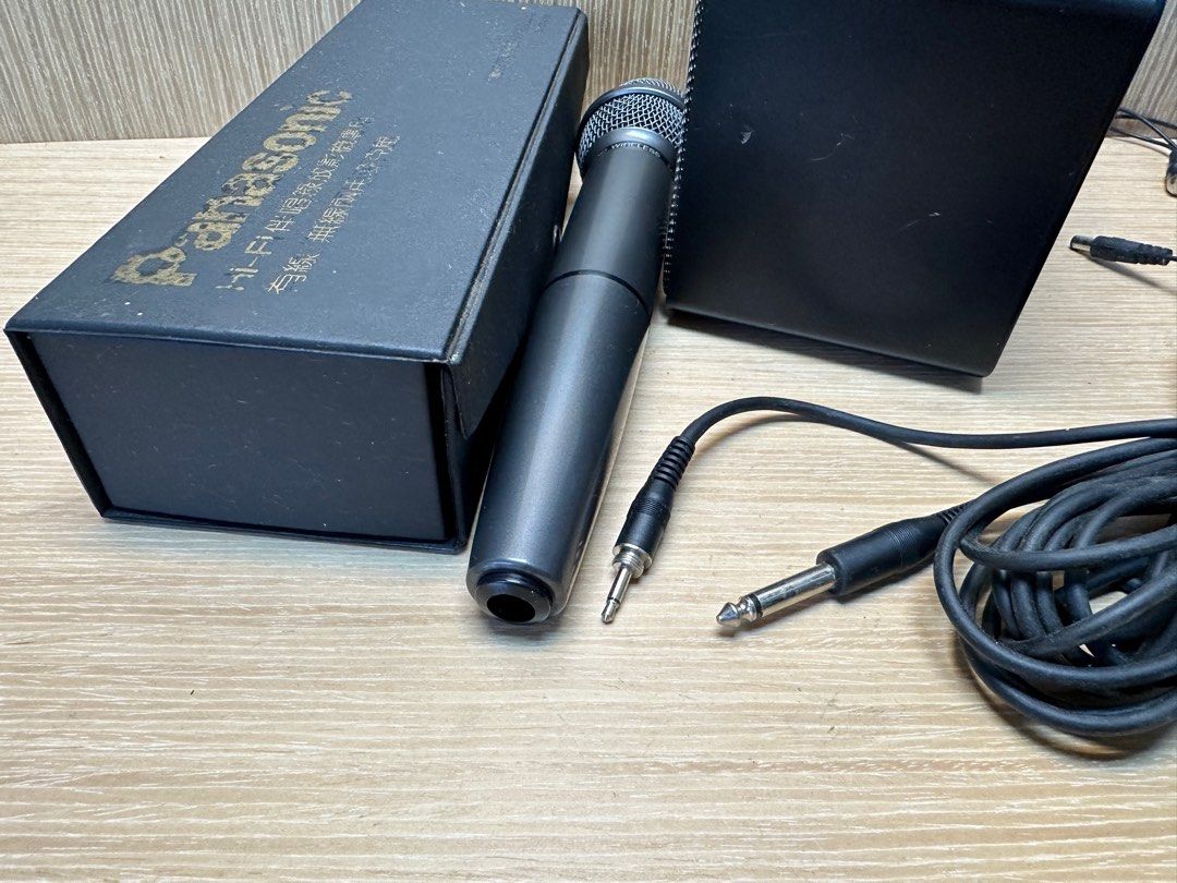 黑舞士 音箱 FM-101C 鋰電擴音機 Panasonic麥克風 充電式擴音器 （沒有藍牙功能用）二手音樂喇叭 音箱, 耳機及錄音音訊設備, 可攜式音響設備在旋轉拍賣