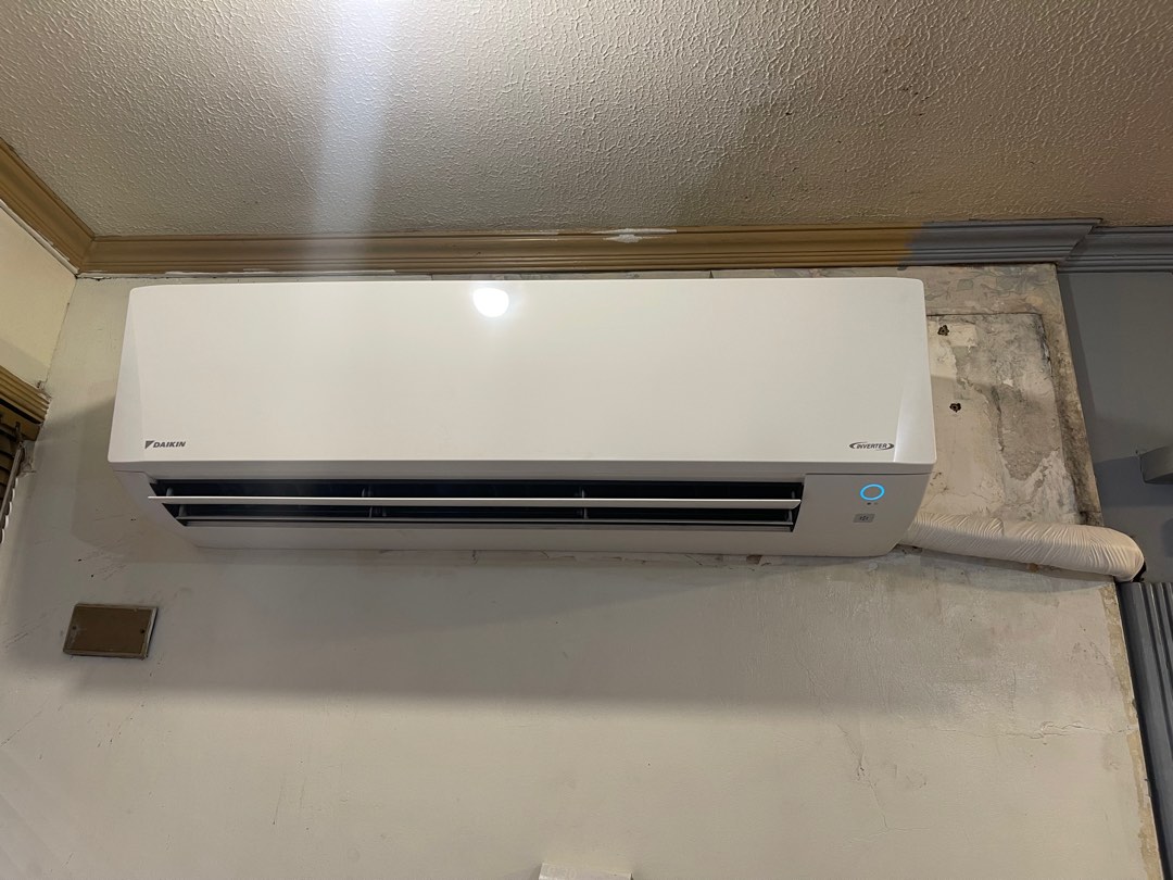 Daikin D-Smart Queen Inverter Split Type Aircon 2.5HP, TV & Home ...