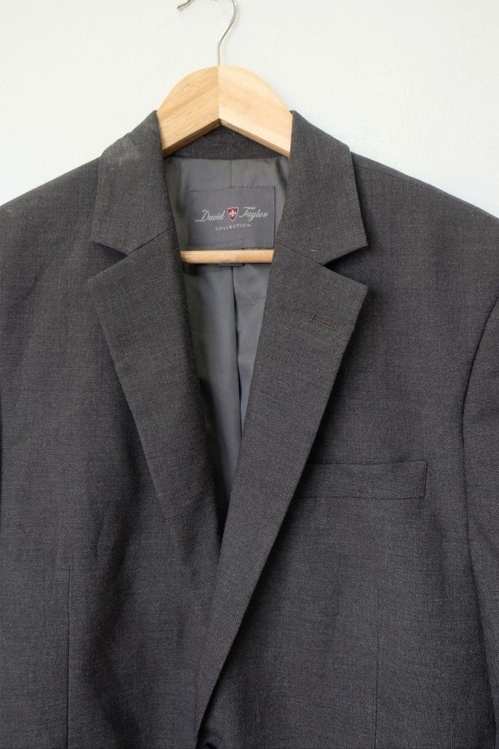 David Taylor Classic Fit Notch Lapel Men's blazer.minimal flaws.pls see ...