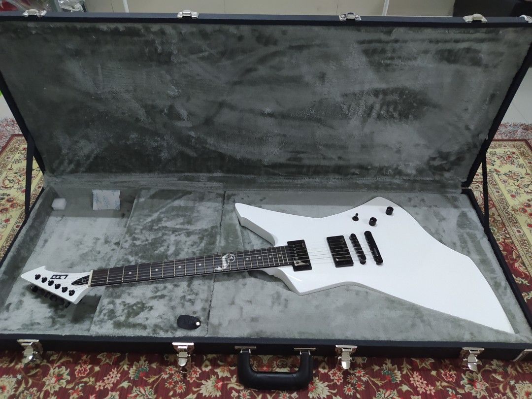 ESP LTD Snakebyte James Hetfield Metallica Signature Explorer-style ...