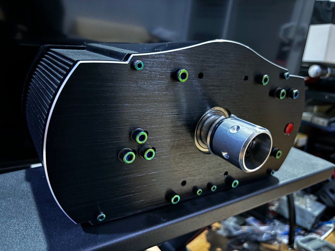 Fanatec Clubsport CSW V2 Wheel Base i33t, Video Gaming, Gaming ...