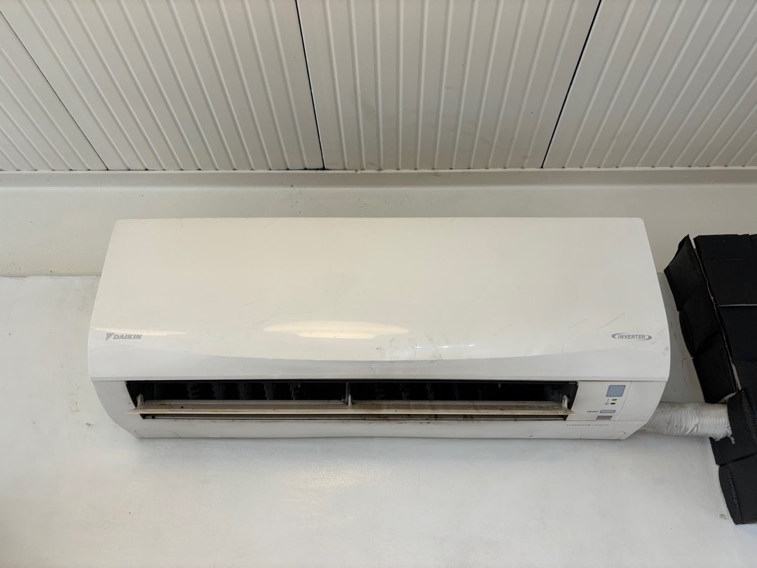 Inverter Daikin (D-Smart) Split type, TV & Home Appliances, Air ...