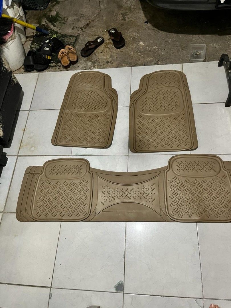 Karpet Mobil SUV warna Krem, Aksesoris Mobil di Carousell
