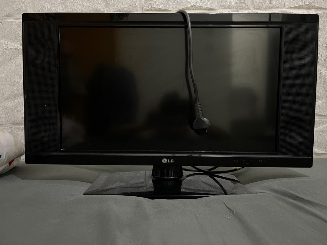 LG TV LCD - 22 inch, Elektronik, TV & Perlengkapan Hiburan di Carousell
