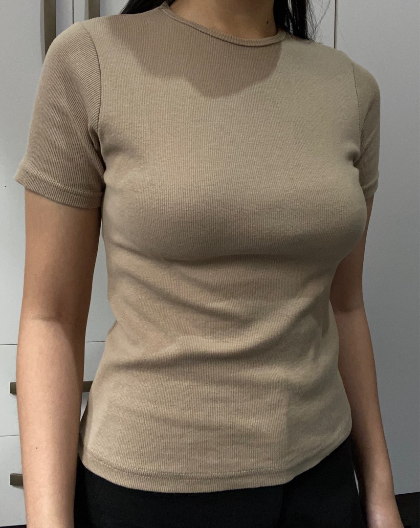 Ribbed Basic Top, Women's Fashion, Tops, Shirts on Carousell