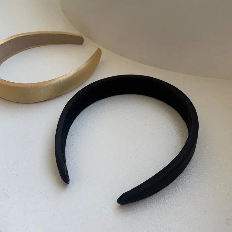 [全新]roomee形象照拍攝的金屬感髮箍(黑色), 她的時尚, 手錶及配件, 髮飾在旋轉拍賣