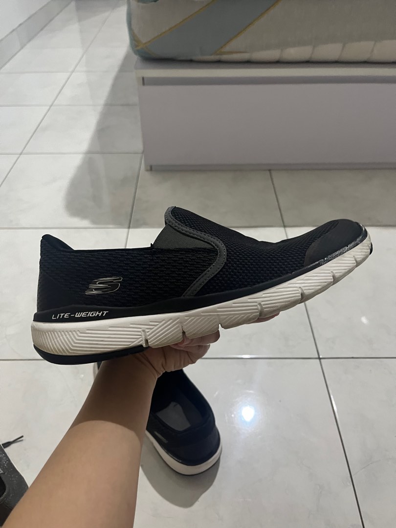Sepatu skechers pria hitam tanpa tali walk run jalan lari lite-weight ...