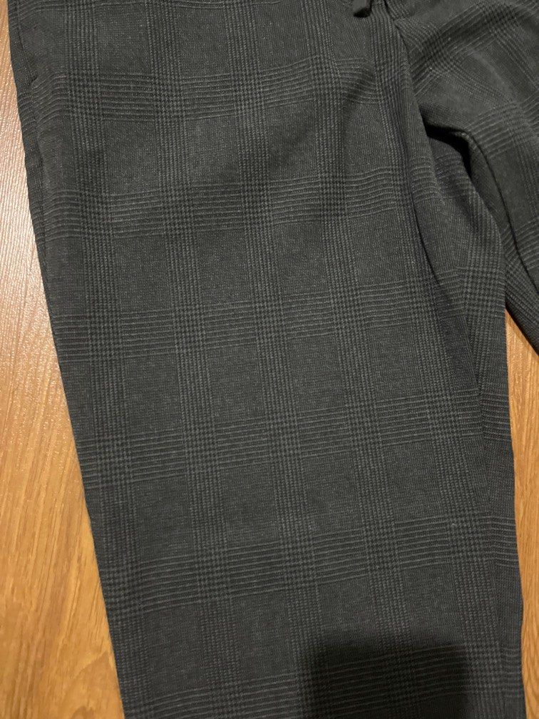Slacks uniqlo, Men's Fashion, Bottoms, Trousers on Carousell