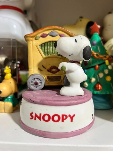Snoopy Ceramic Figure, Hobbies & Toys, Memorabilia & Collectibles ...