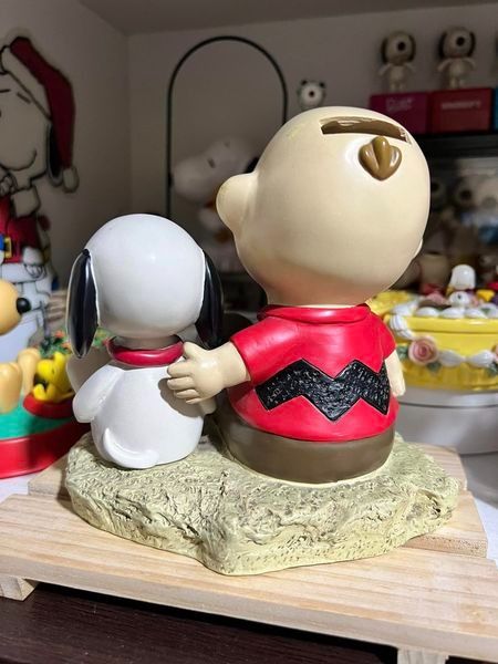 Snoopy x Charlie Brown Coin bank, Hobbies & Toys, Memorabilia ...