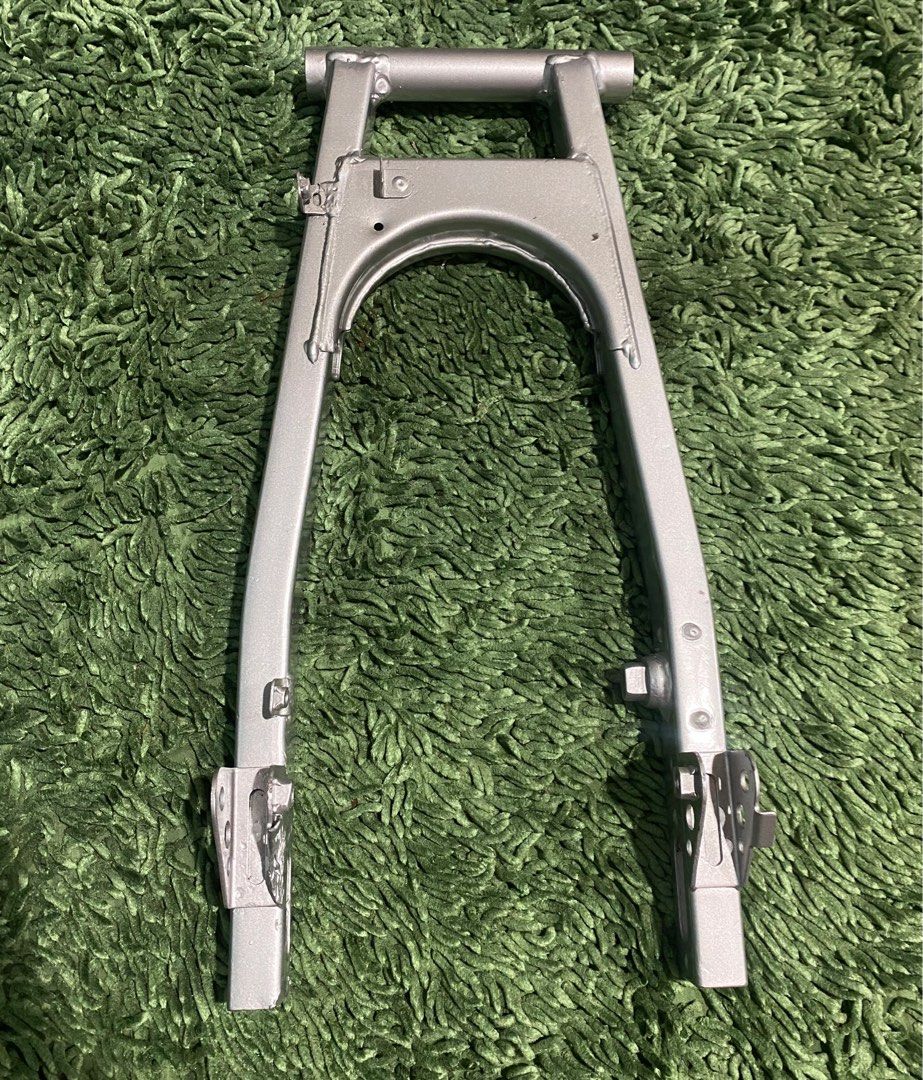 Swing arm Honda Raider Hx135 original, Auto Accessories on Carousell