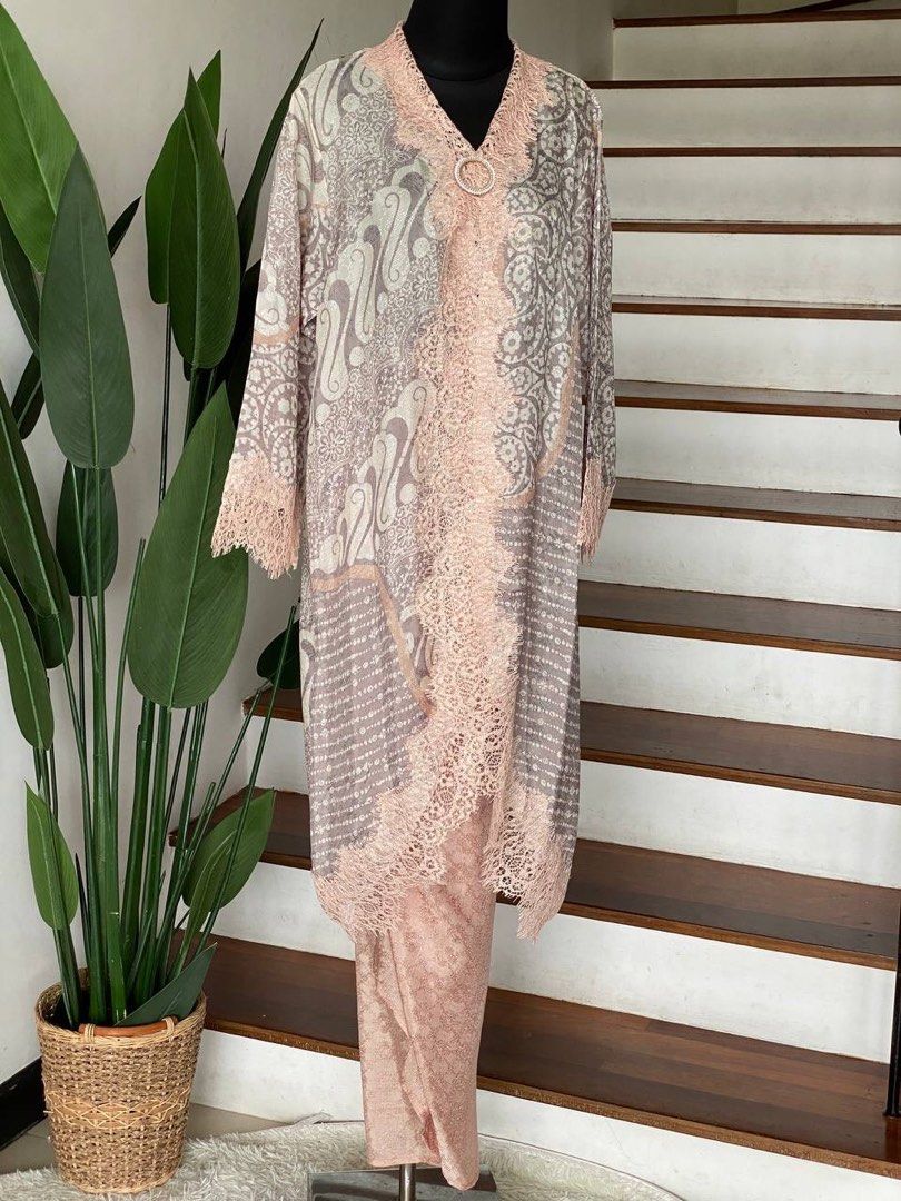 Baju raya 2024, Women's Fashion, Muslimah Fashion, Baju Kurung & sets ...