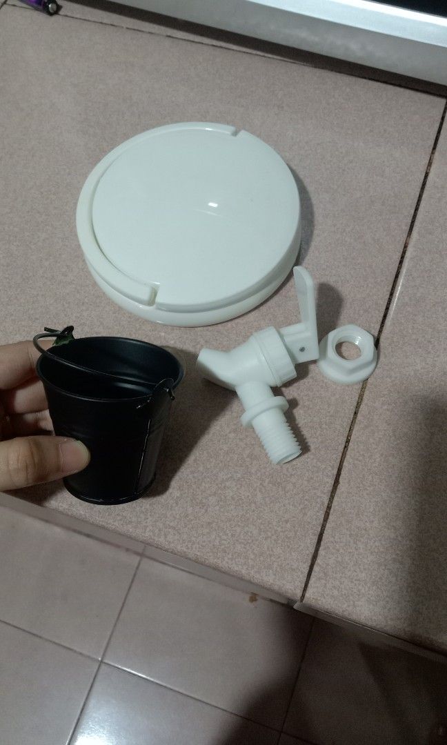 Bekas sabun laundry detergent dispenser, Furniture & Home Living ...