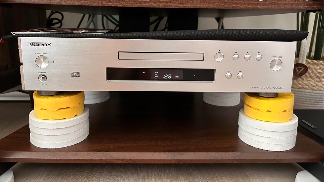 Onkyo pre / power amp + CD player, Audio, Soundbars, Speakers ...