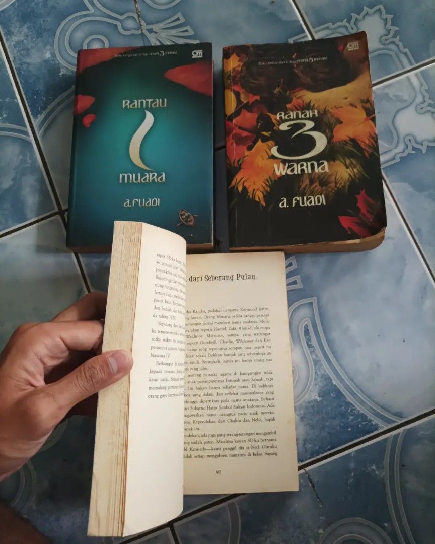 Original Paket Lengkap Trilogi Negeri 5 Menara, Ranah 3 Warna, Rantau 1 ...